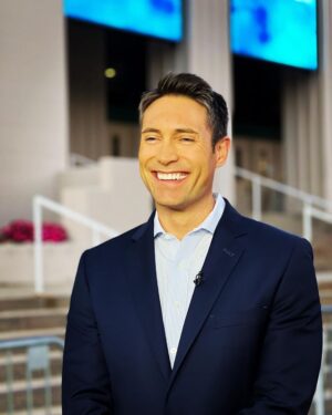 Trevor Ault (ABC News)| Spouse, Age, Net Worth, Height and Weight ...